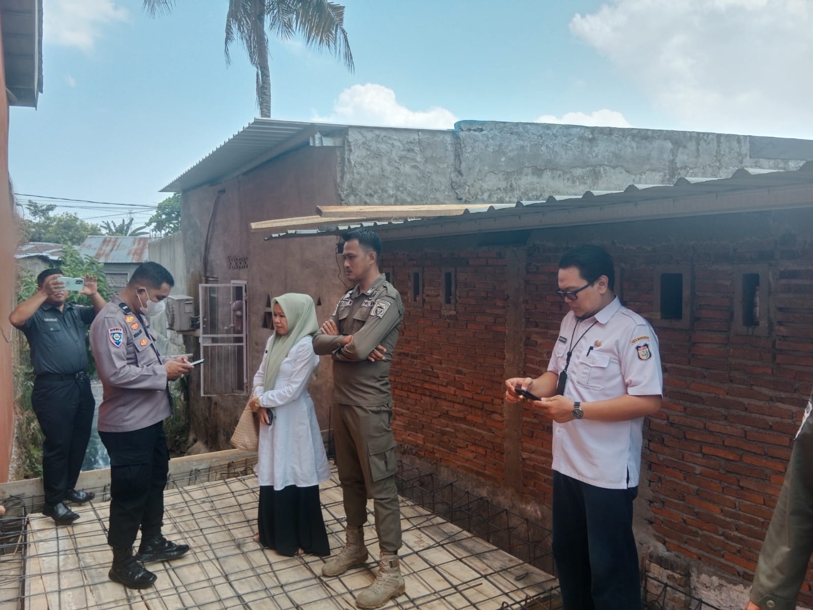 Warga Protes Bangunan Plat Beton Diatas Aliran Drainase Primer, Lurah ...